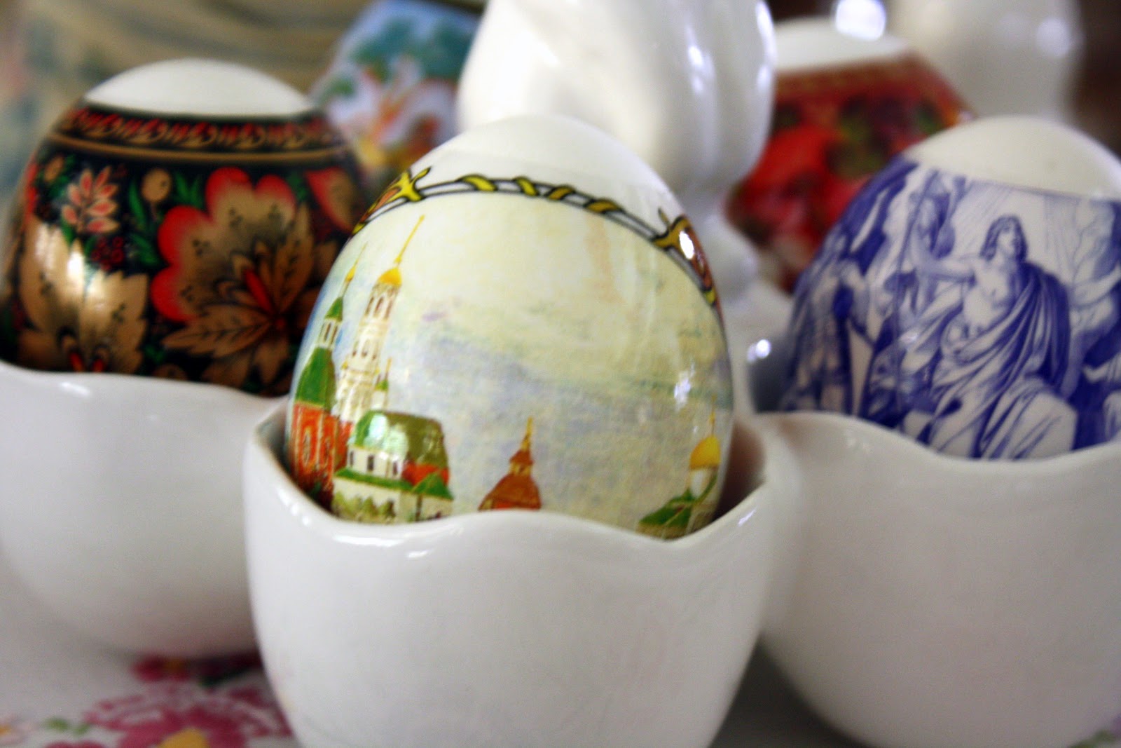 Life with the Mozas: Russian Easter Eggs