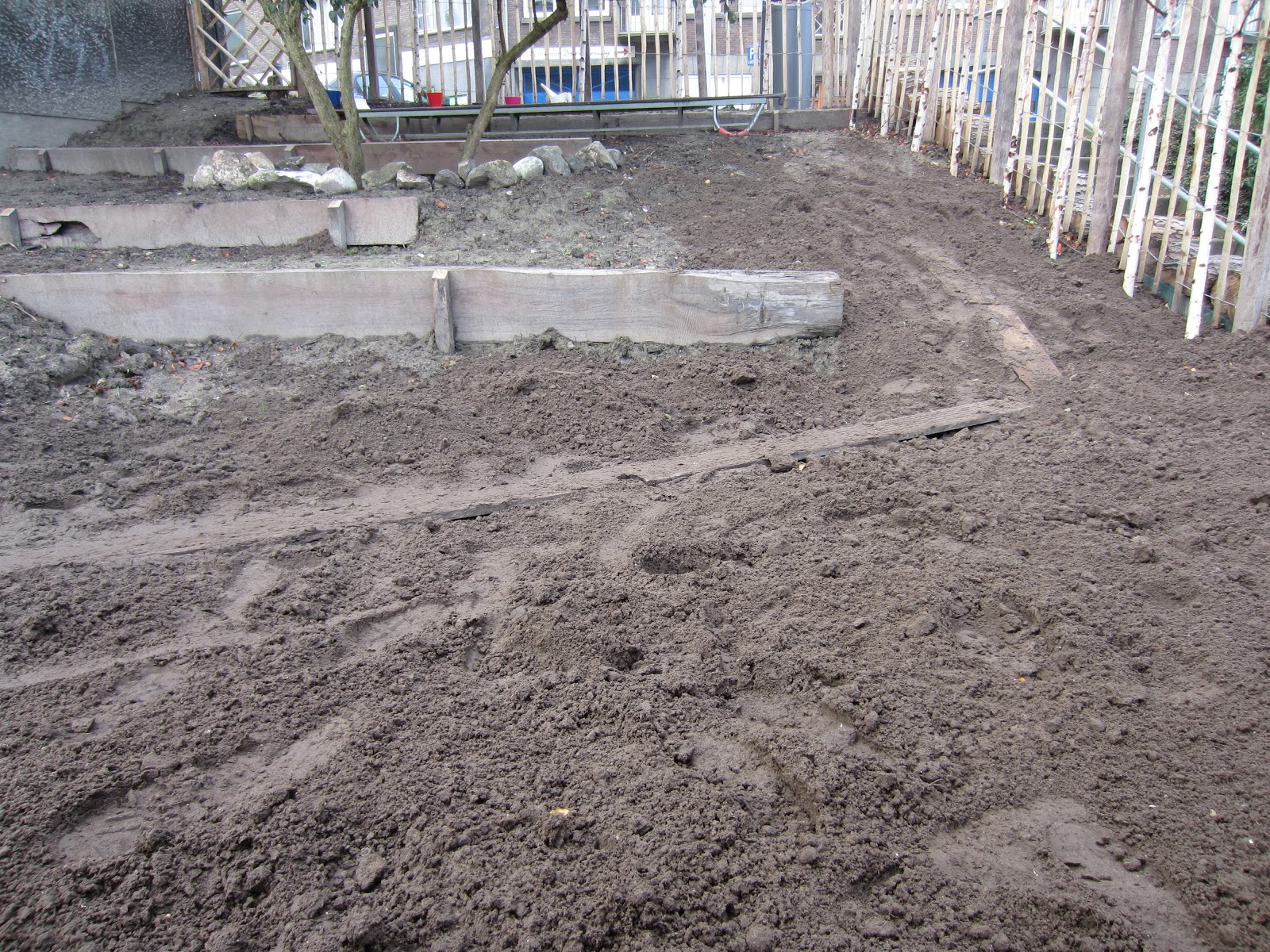 HET KLEINE AVONTURENPARK: BOLLEN PLANTEN & ZAND SCHEPPEN