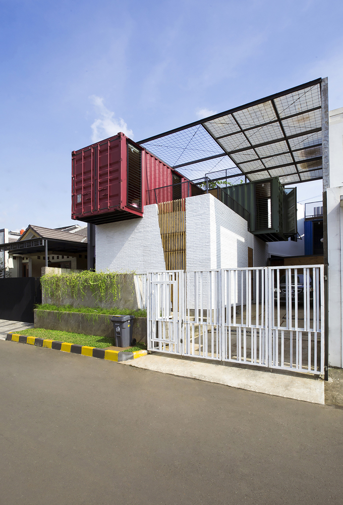 Shipping Container Homes & Buildings: 3 Bedroom Tropical Shipping ...