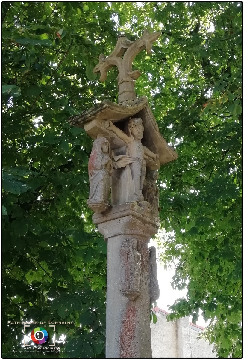 PATRIMOINE DE LORRAINE: IMMONVILLE (54) - Croix-calvaire (XVIe siècle)