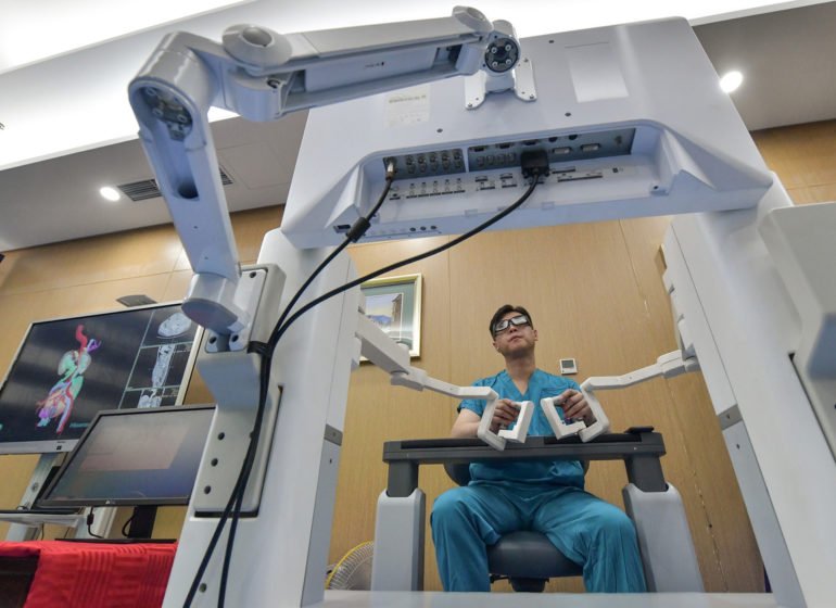 Chinese robot performs long-distance surgery using 5G | Nigerian News ...