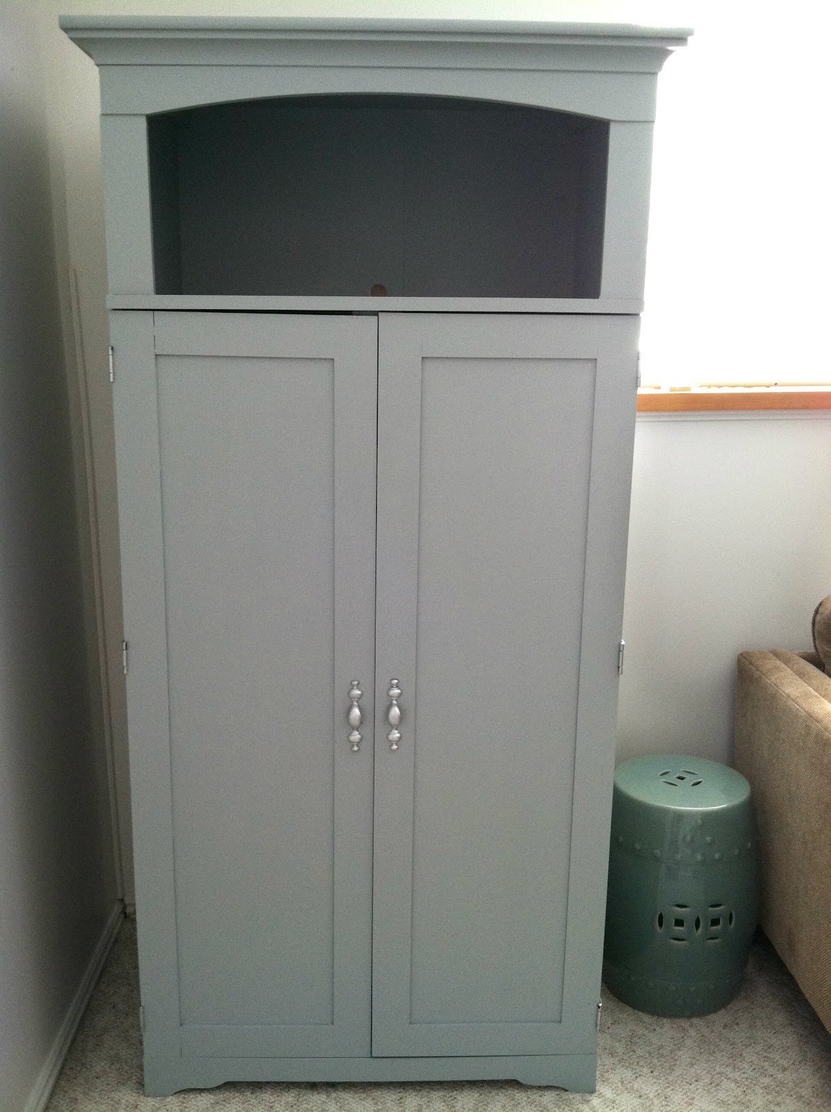 Delicious Spaces: DIY: Armoire Desk Makeover