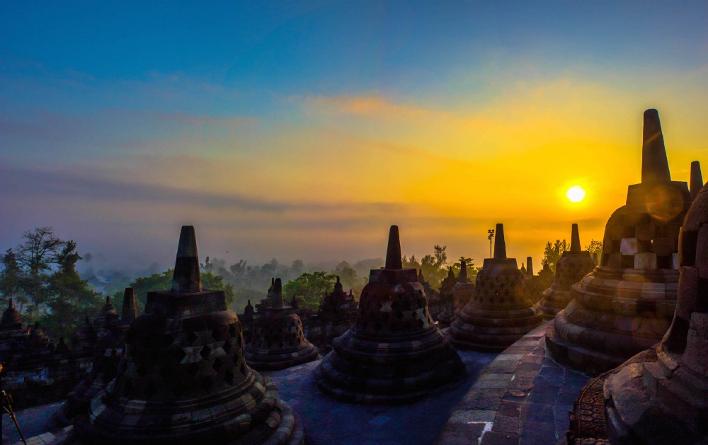 Sunrise di Borobudur, IndonesiaInvonesiaku - Paling Tahu ...
