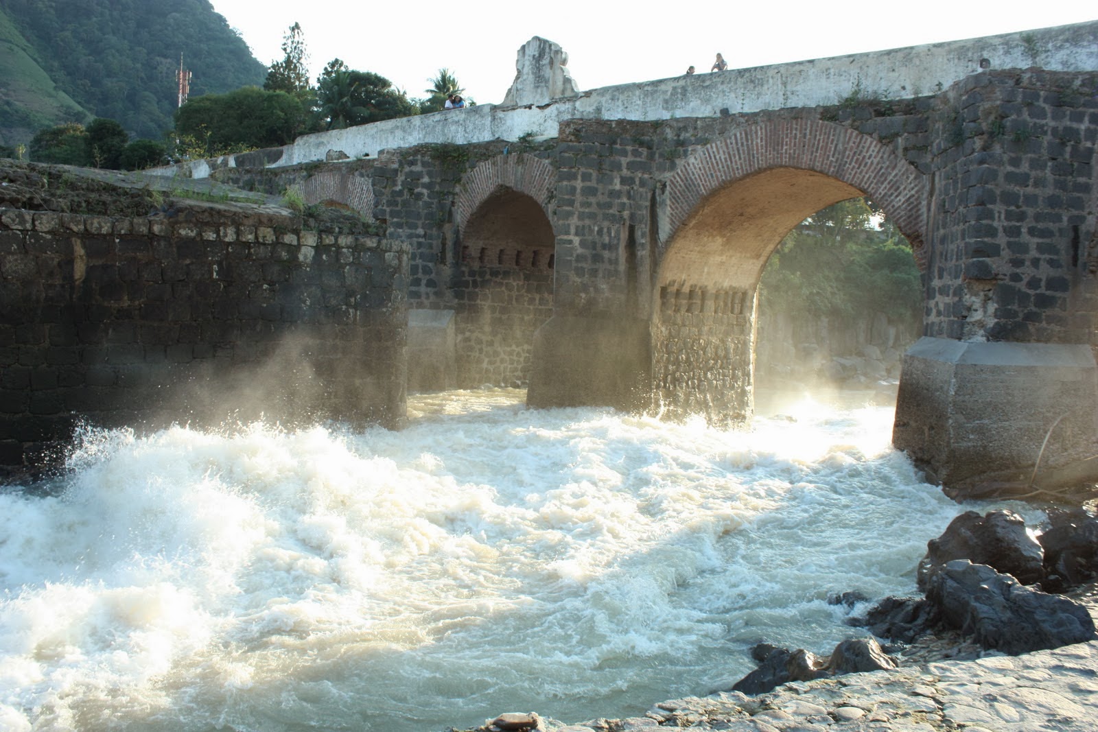 somosxinkas.com: EL PUENTE DE LOS ESCLAVOS "ICONO DE RESISTENCIA XINKA"