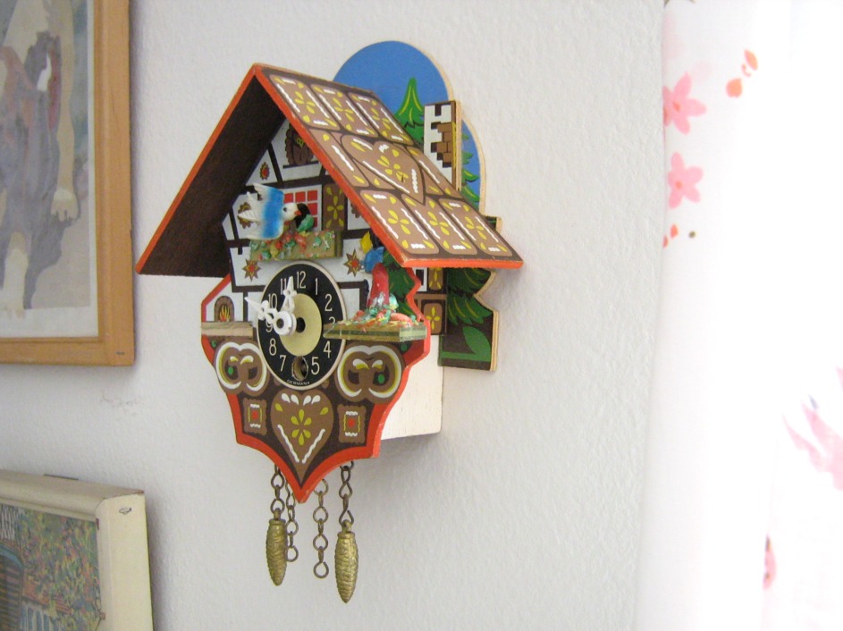Shabby Vintage Mom: Crazy for Cuckoo Clocks!