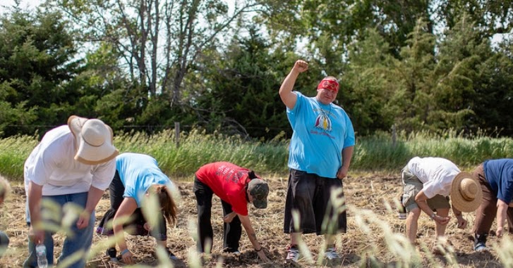 White Wolf : Nebraska Farmer Returns Land to Ponca Tribe Along “Trail ...