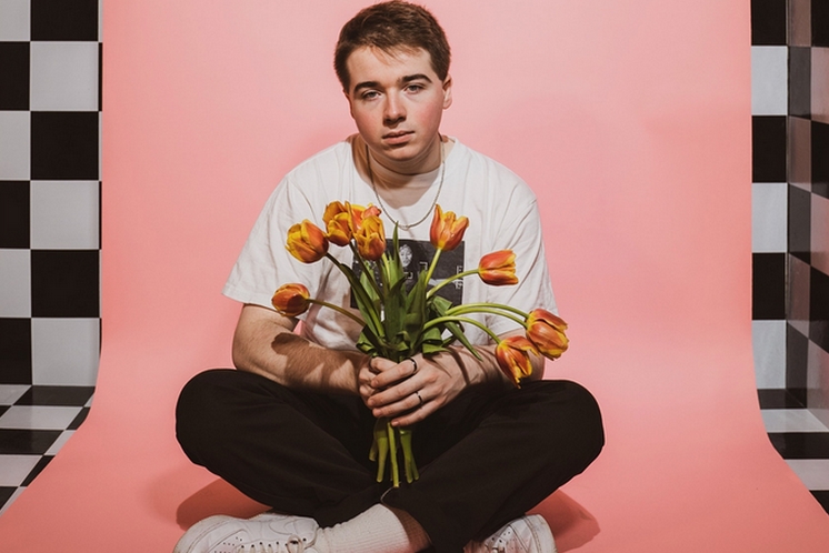 Conheça Verzache, o novo prodígio da música alternativa! - Keeping Track