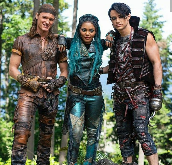 Disney Club: "Descendentes 3" - Confira O Novo Visual De Uma, Harry e ...
