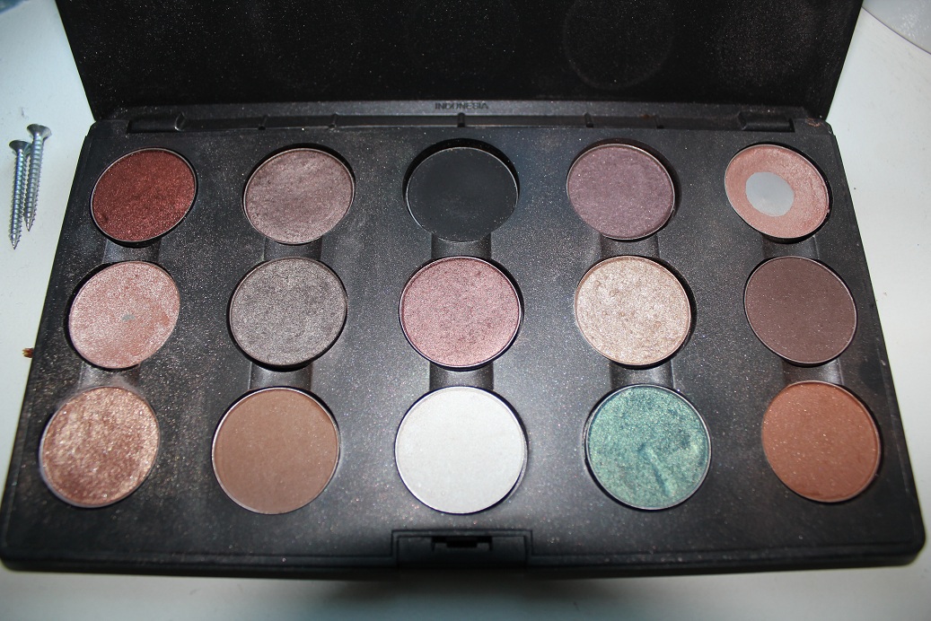 SparklesandBows: My Mac Eyeshadow Palette
