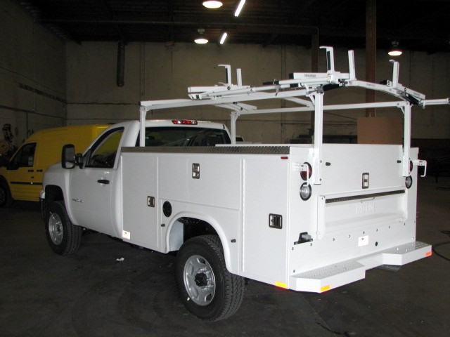 HEAVY DUTY EQUIPMENT: Knapheide Service Body Installation With ...