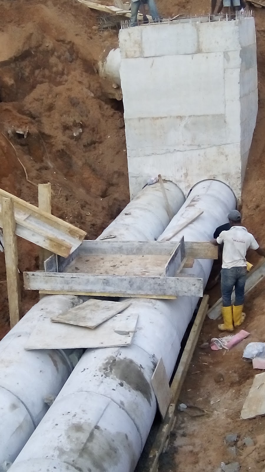 Descon Engineering Constructions Ltd: Concrete culvert rings