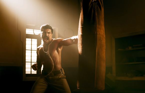 Ram Charan Looks, Images, Photo from RRR Movie