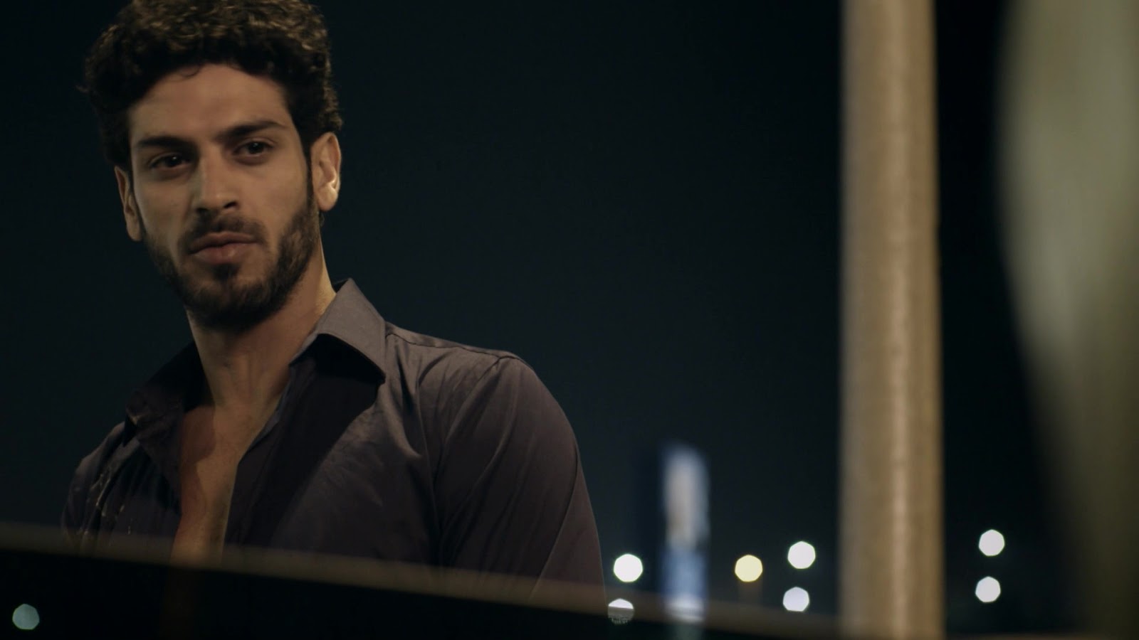 ausCAPS: Avraham Aviv Alush shirtless in The Baker & The Beauty 1-01 ...