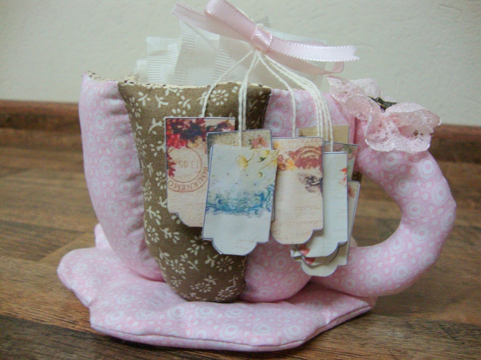 ...A Fada Arteira...: Xícaras de Patchwork!!!