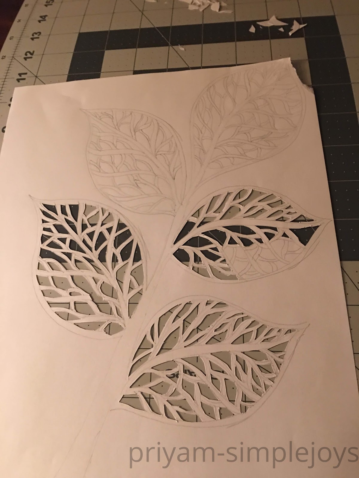 SimpleJoys: Paper Cut Leaf