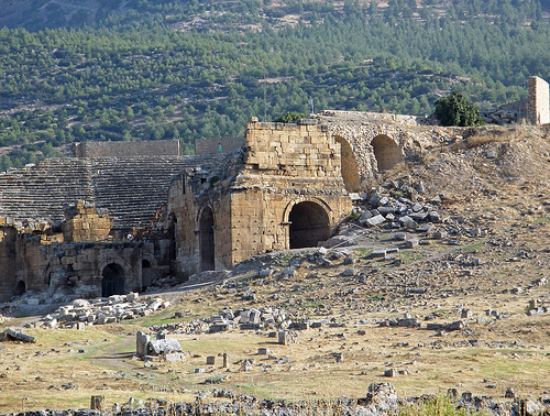 Scientia Antiquitatis: La "Porta degli Inferi" di Hierapolis portata ...