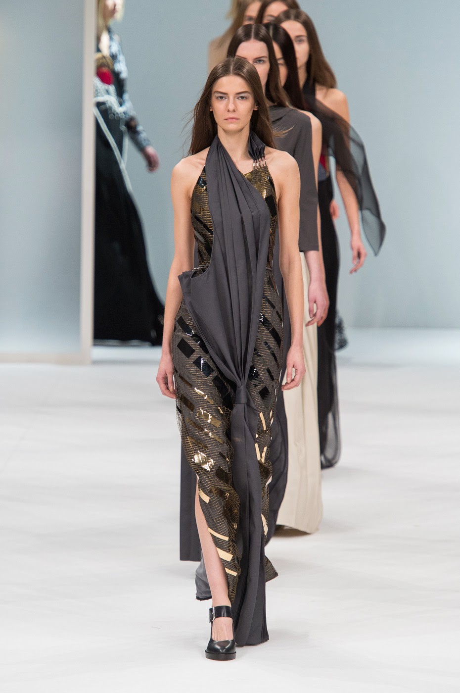 Fashion Show: Hussein Chalayan Fall 2015 | Paris Fashion Week