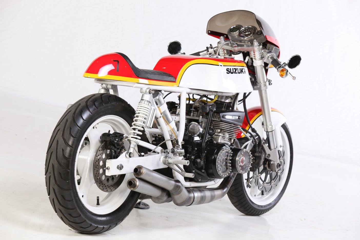 Suzuki GT 550 café racer / Suzuki RGV250 Kevin Schwantz Lucky Strike