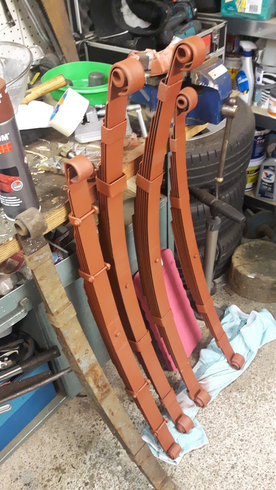 Creatief met legermateriaal. Bouwdozen schaal 1:1: Bladveren