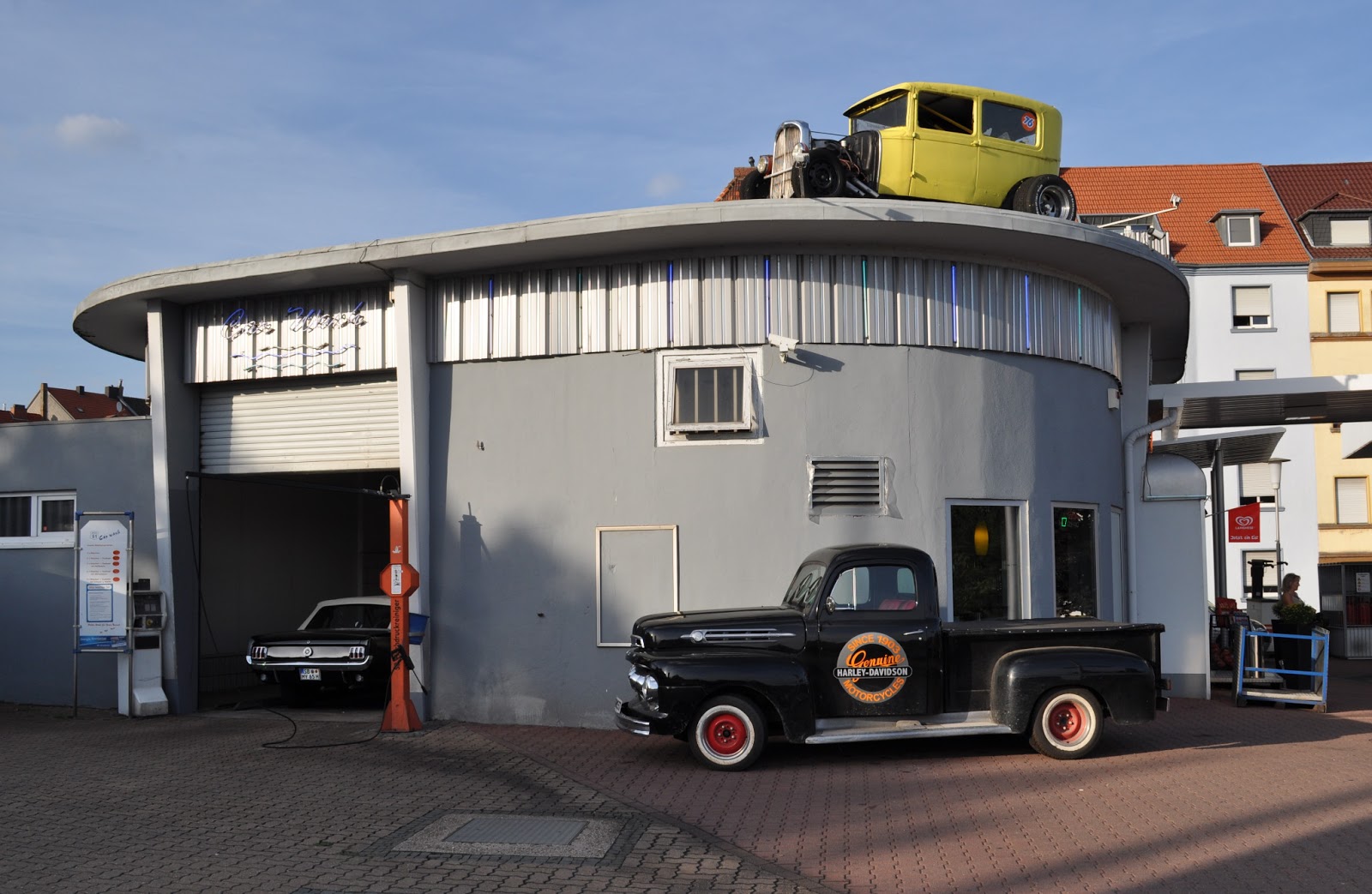 Vintagecruising - kustom & hot-rod: Nice garage in Germany!