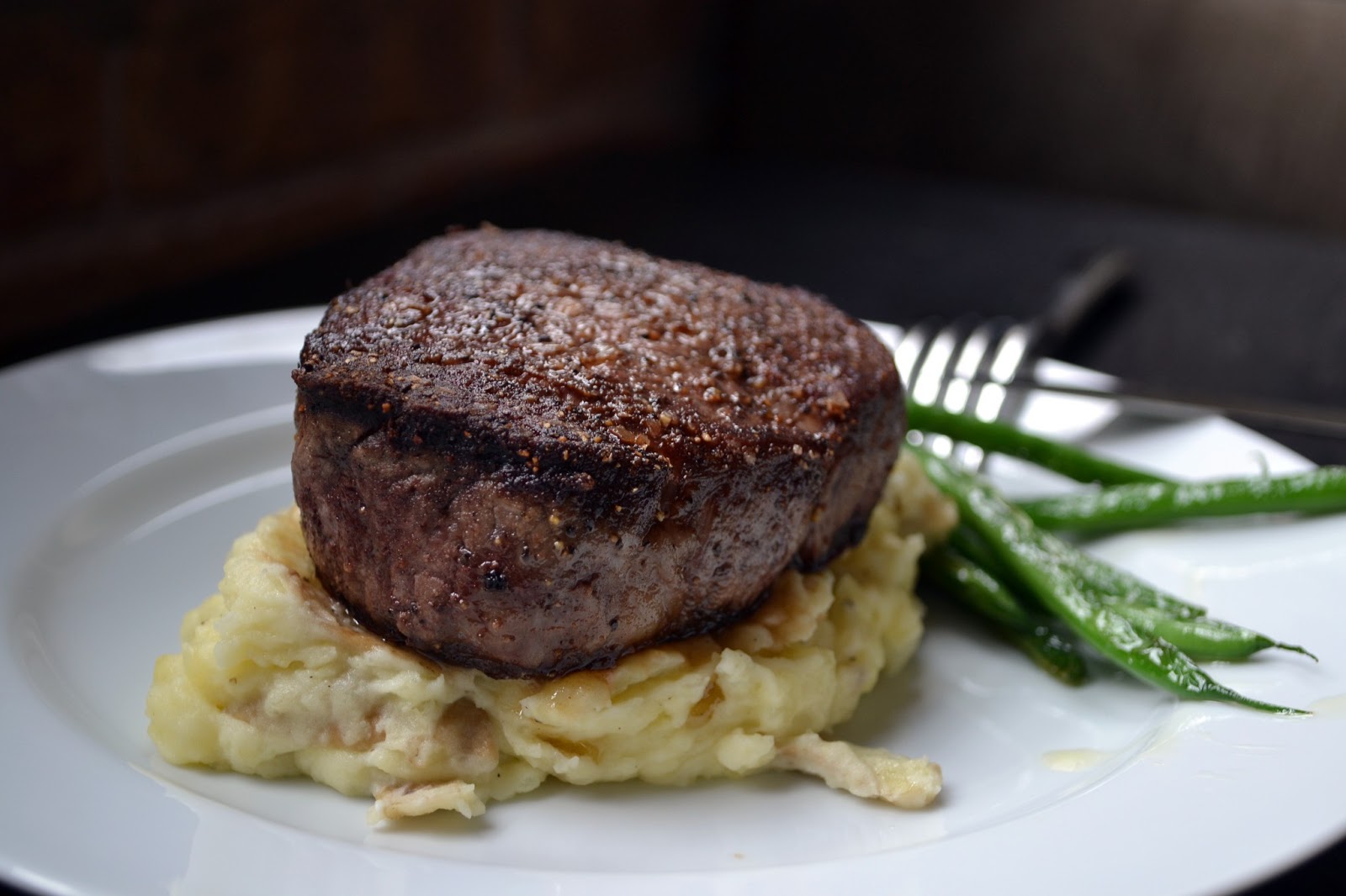 Hardly Housewives: How to Make the Perfect Filet Mignon