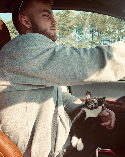 DUSTIN MCNEER : 38 IMÁGENES QUE NOS REGALÓ EN NOVIEMBRE