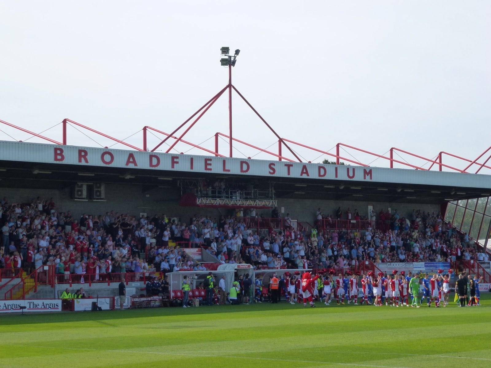 Extreme Football Tourism: ENGLAND: Crawley Town FC