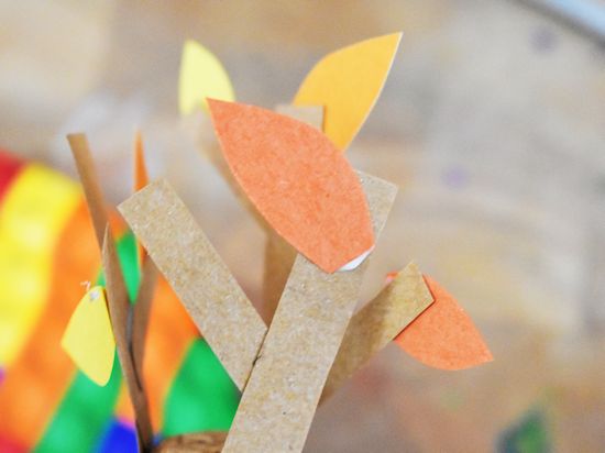 How to Make an Easy Fall Tree Craft with Kids this Autumn