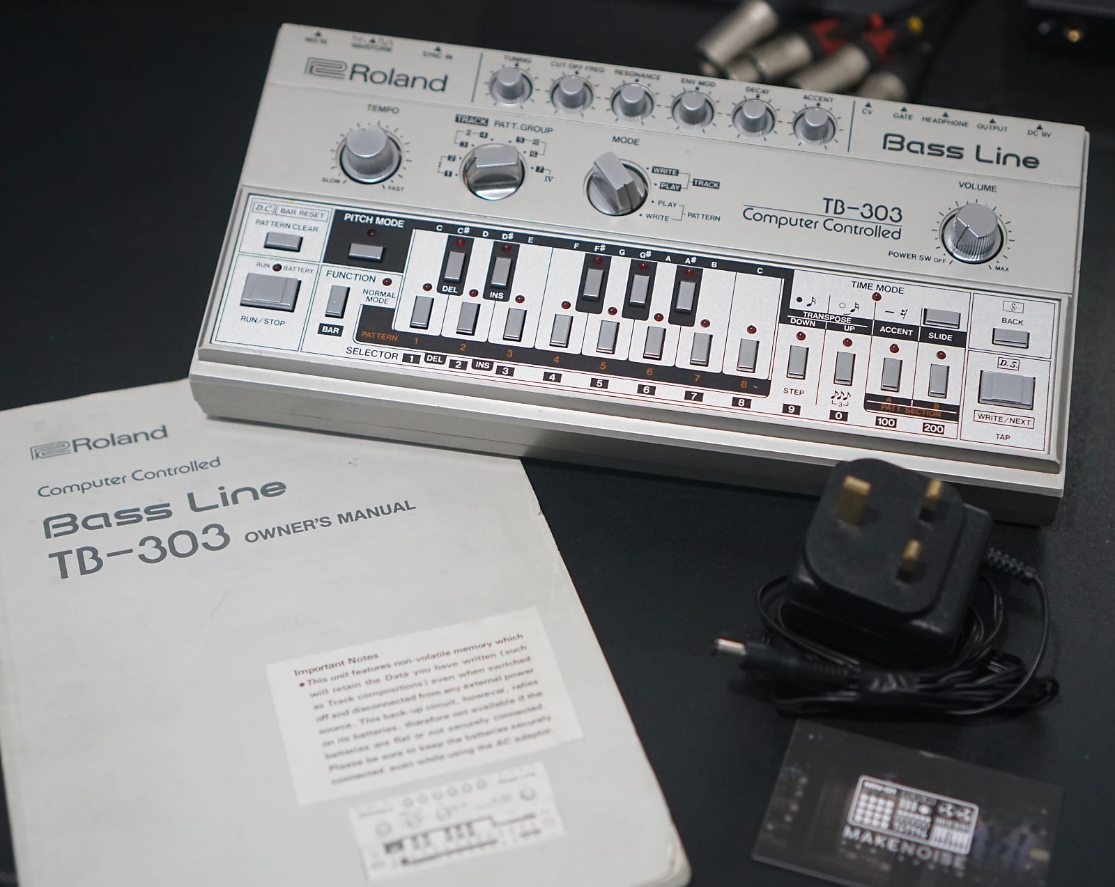 MATRIXSYNTH: Roland TB-303 Bass Line Synthesizer