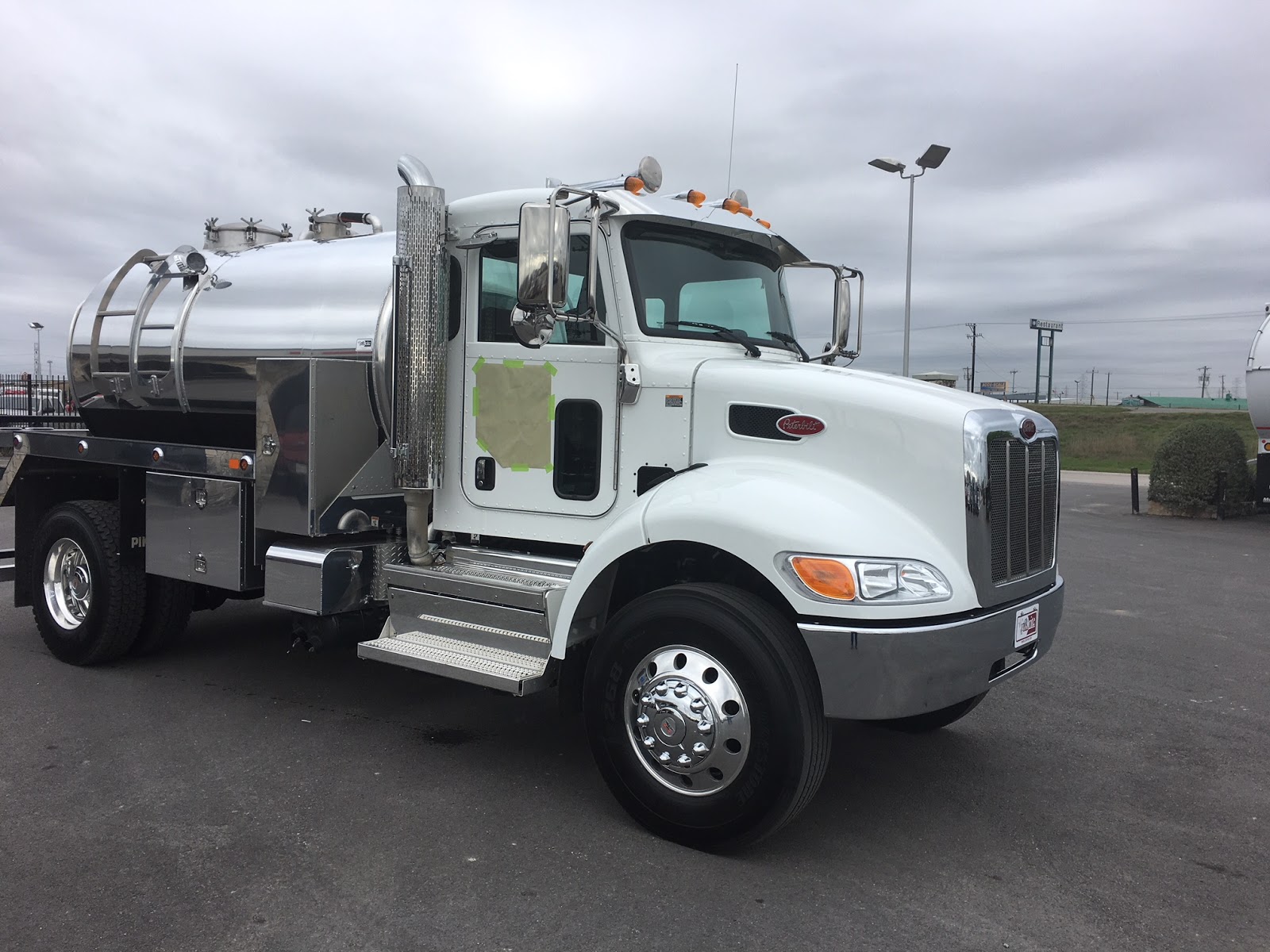 Bigtruckbrad's World of Work Trucks: 2018 Peterbilt 337 with Pik Rite ...