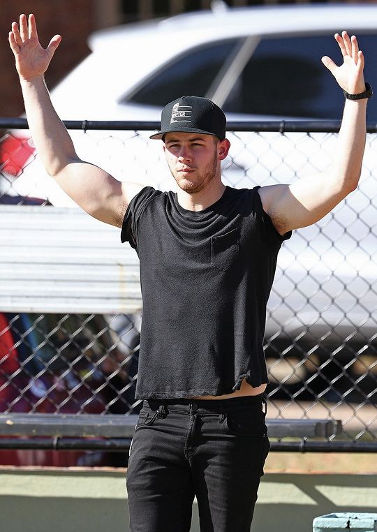 Confessions Of An Armpit Lover: Page 150 - Nick Jonas & His Bachelor Pits