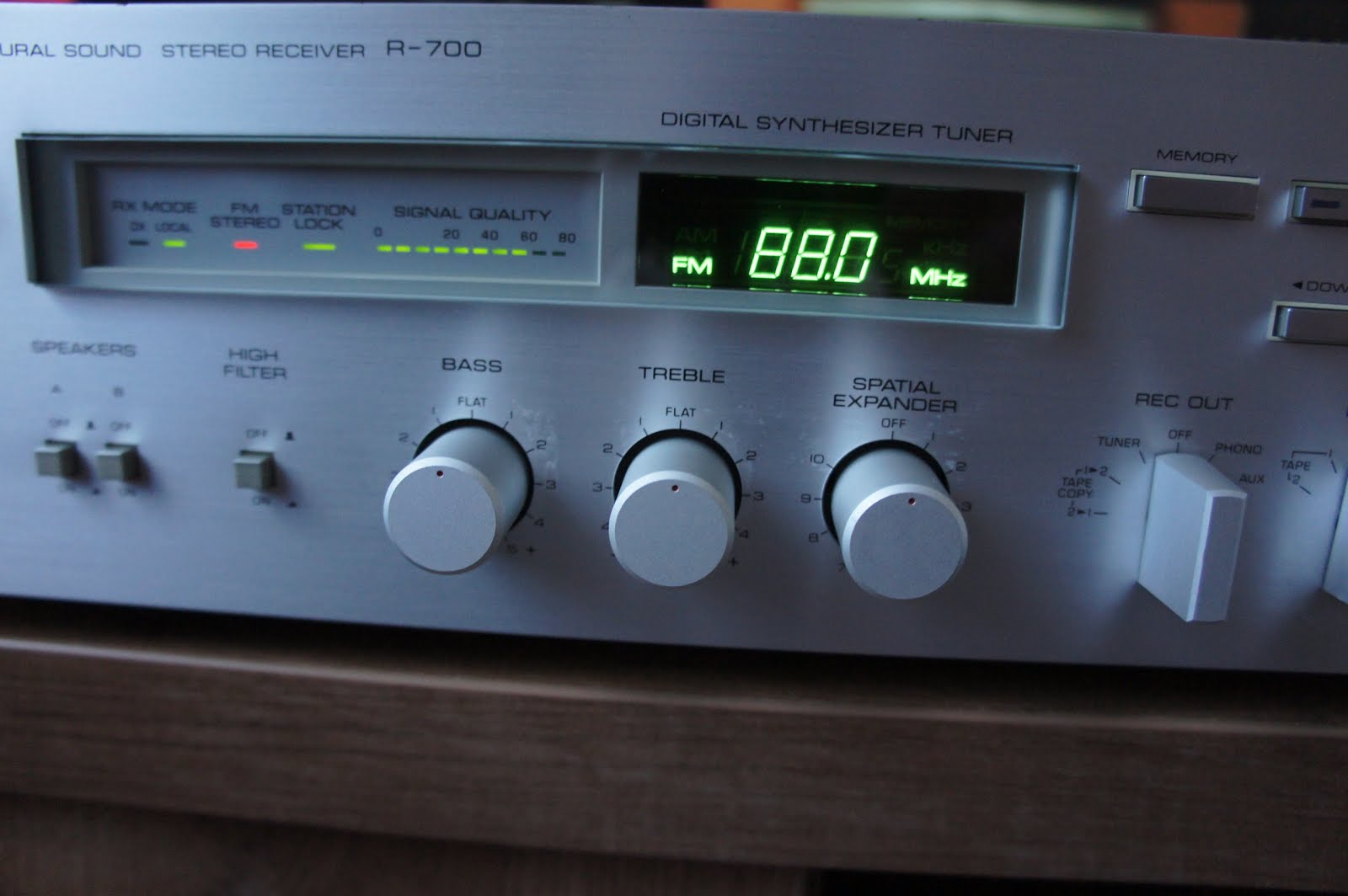 Yamaha R-700 - Stereo Receiver | AudioBaza