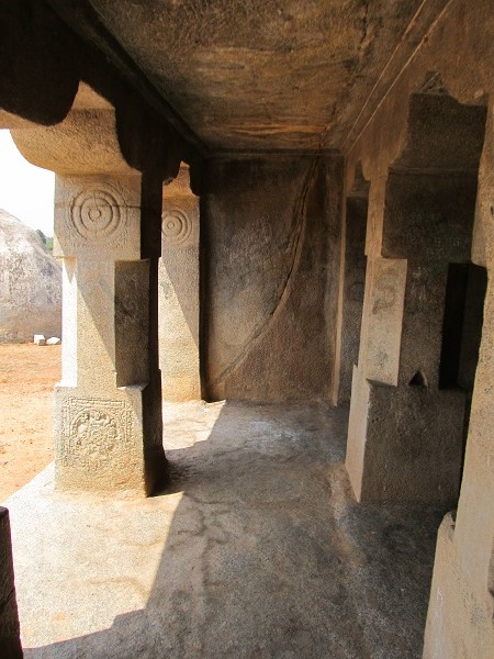 Tamilnadu Tourism: Mahendravadi Rock Cut Cave Temple, Vellore