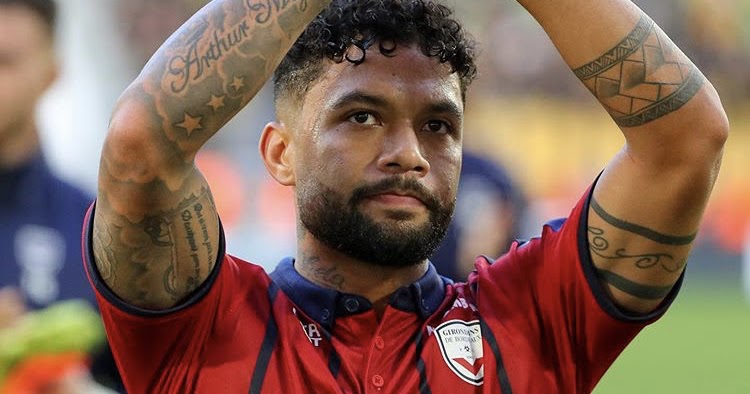 Com mais de 100 jogos pelo Bordeaux, Otávio retorna aos treinos e ...