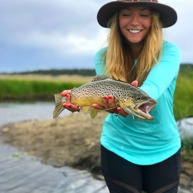 Beautiful girl fishing Amazing fishing ~ All in One Blog