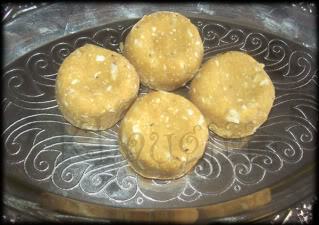 Indian Delicious Foods: Tambittu for Nagpanchami - Karnataka Festival Food