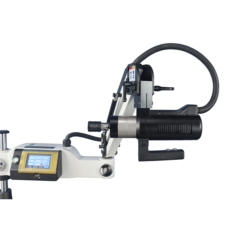 Taraudeuse Automatique Machine - CNC Machine Taraudeuse Automatique M3 ...