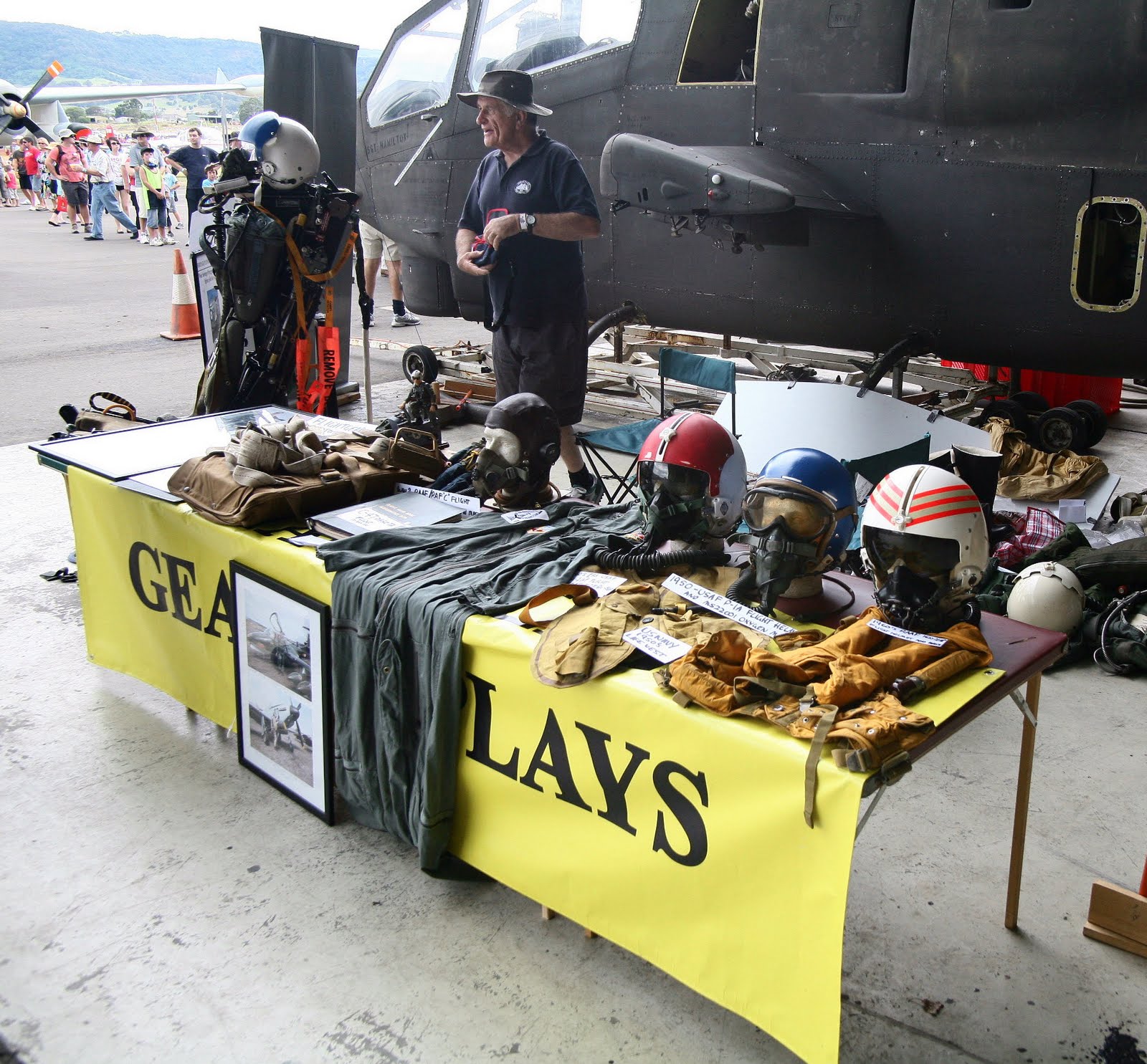 Heritage flight gear / flying gear displays: WHAT I DISPLAY AT AIRSHOWS ...