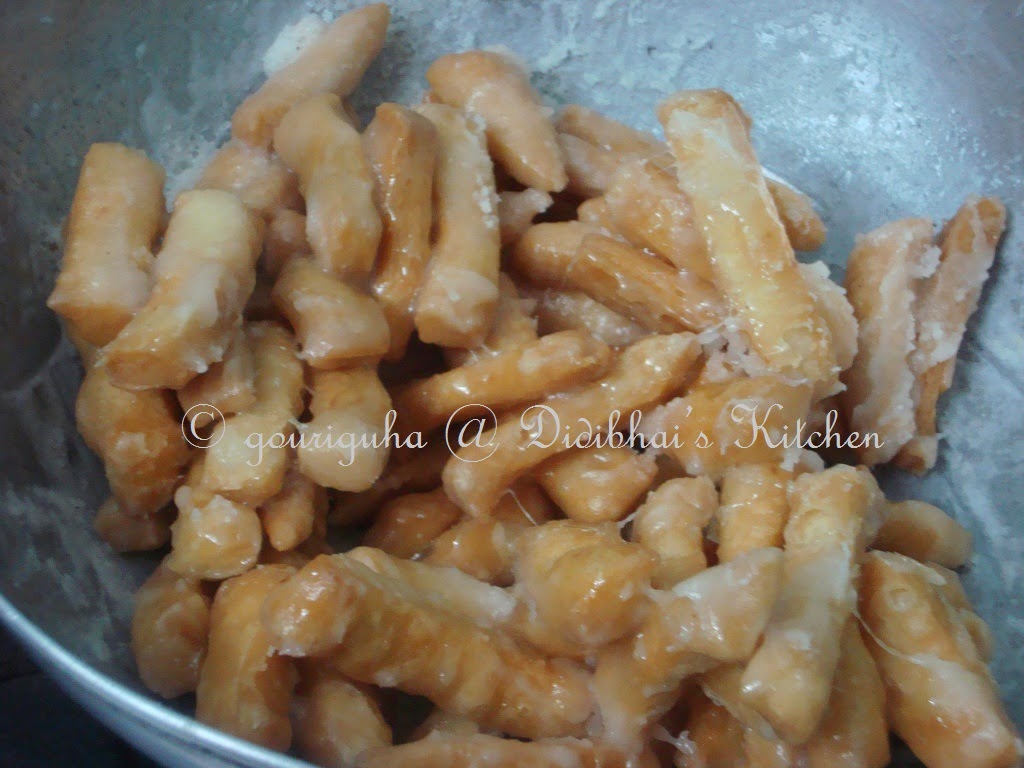 Didibhai’s Kitchen: Kathi Goja/Bengali Misti Goja/A Sweet Snack Treat