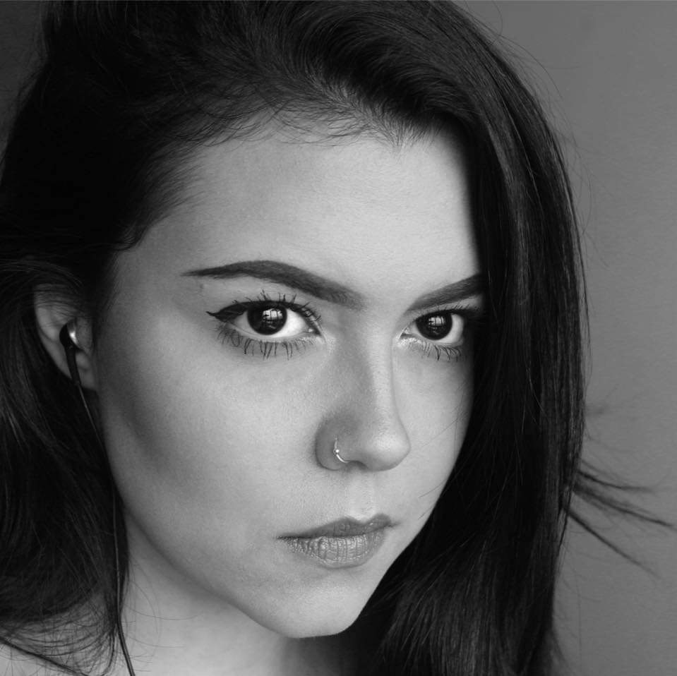 Violet Orlandi: A Cover Artist Que Você Precisa Conhecer