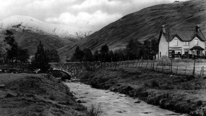 Tour Scotland: Old Photograph Tyndrum Scotland