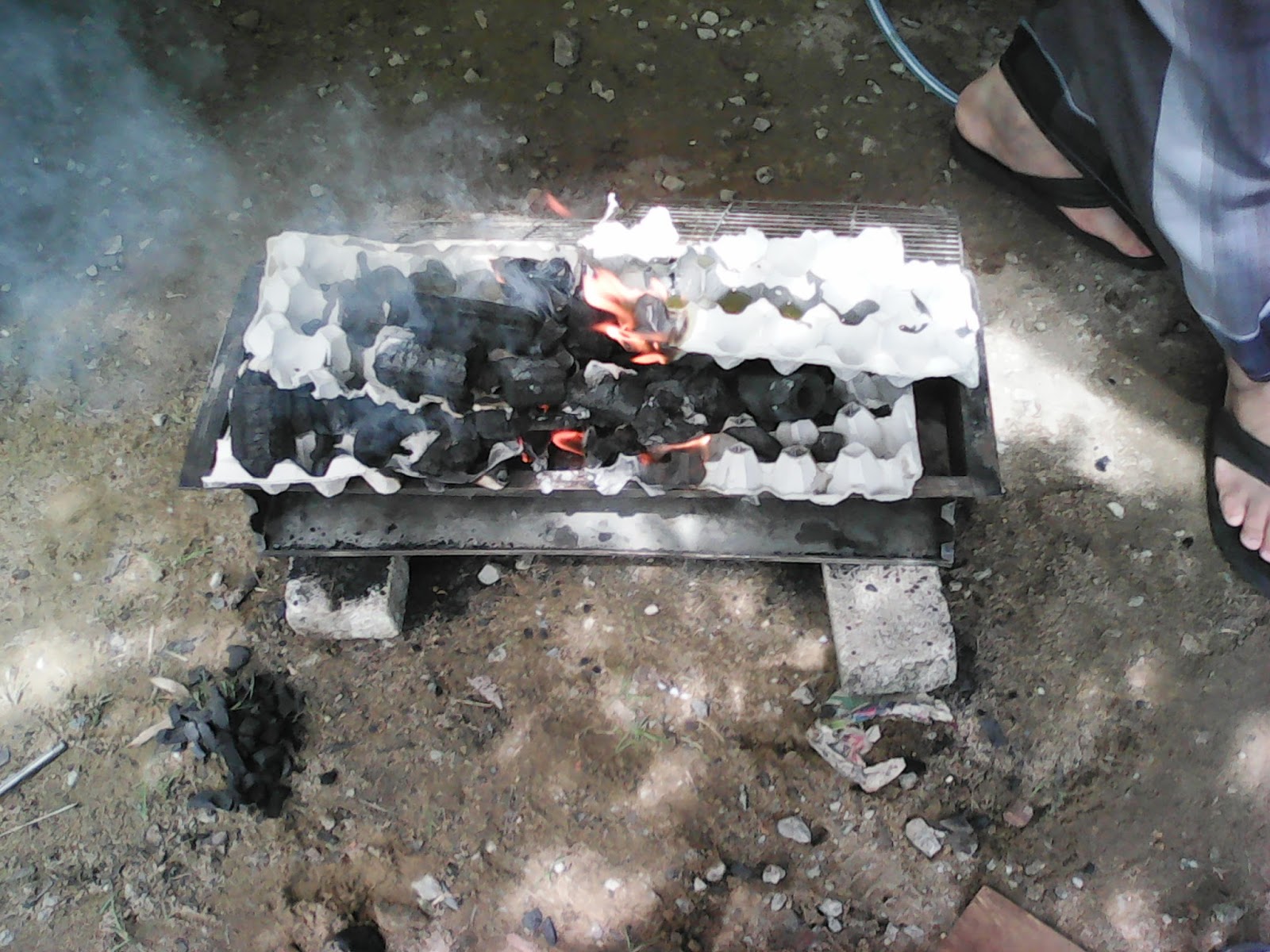 TUJOH:*:BINTANG***::: Cara mudah hidupkan api BBQ