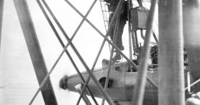 daily timewaster: The gunner rises to the upper wing gun turret of the ...