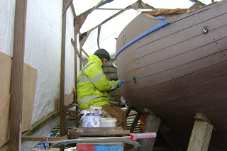 Marc'sBoats: Working on the hull: raking, hardening the caulking and re ...