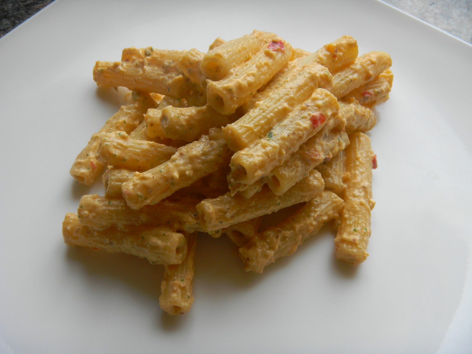 DOLCEmente SALATO: Sedani con pesto alla siciliana