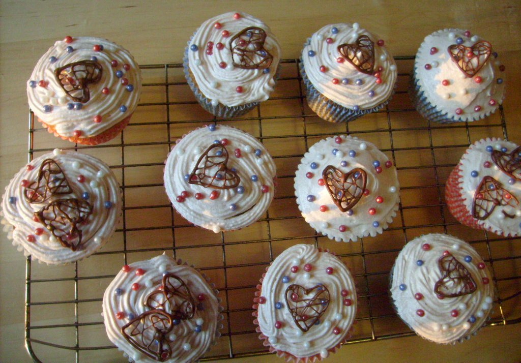 Becca Knight Cakes: Cupcakes in the sunset