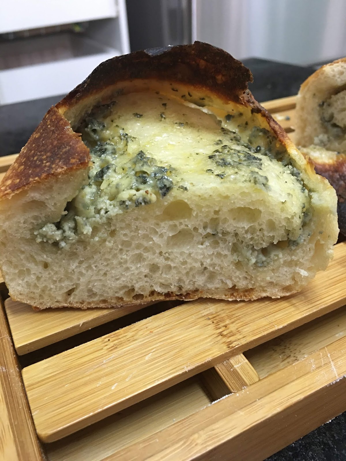 Pão Rústico Recheado - Gorgonzola