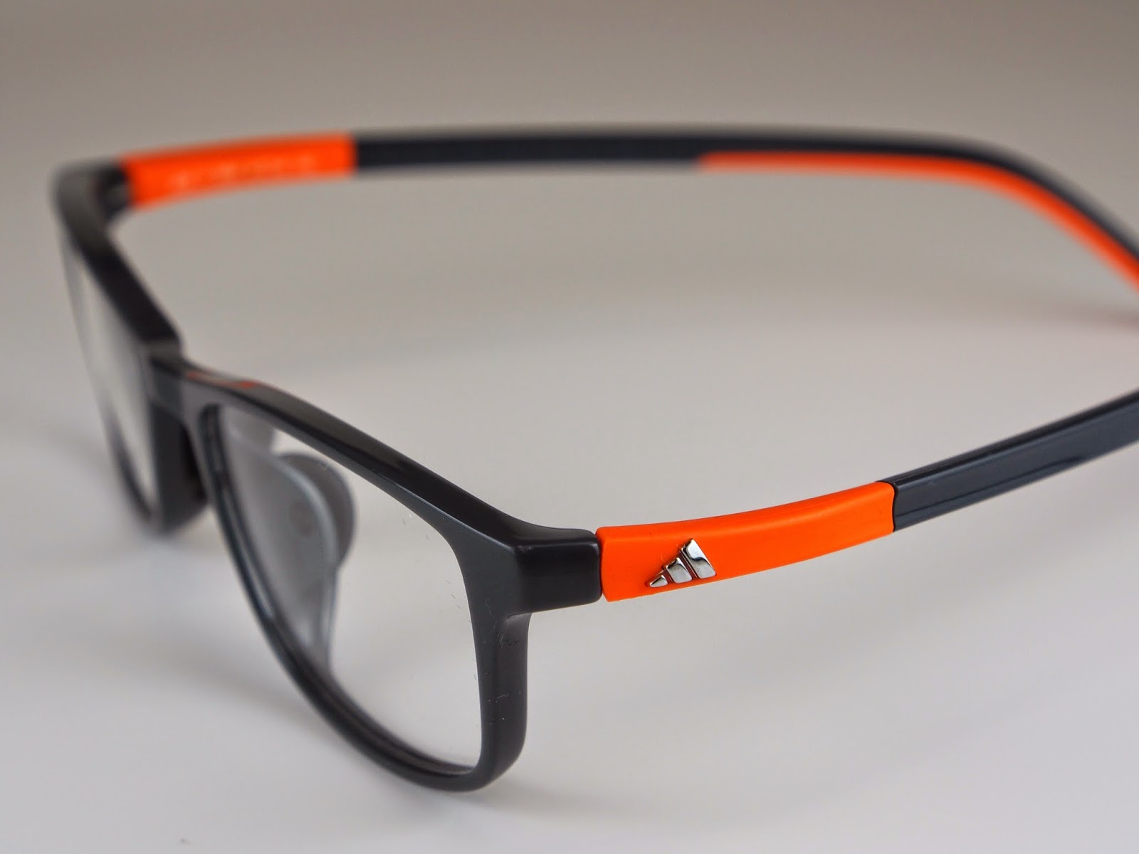 見た目だけじゃない、その機能を こどもメガネ adidas（アディダス）「a008」「a010」入荷 | 愛知県岡崎市で1882年創業の眼鏡 ...