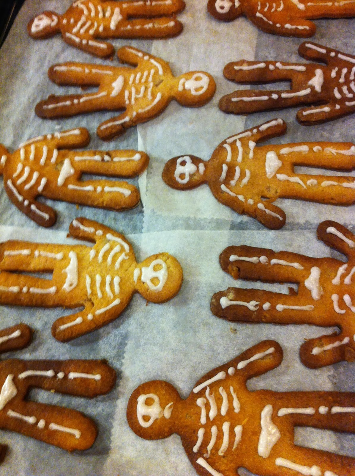 The Begrudging Baker: Kooky Spooky Skeleton Cookies