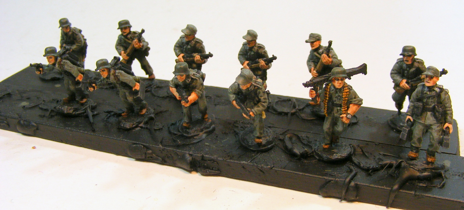 Evil Bob's Miniature Painting: 28mm WWII German Infantry
